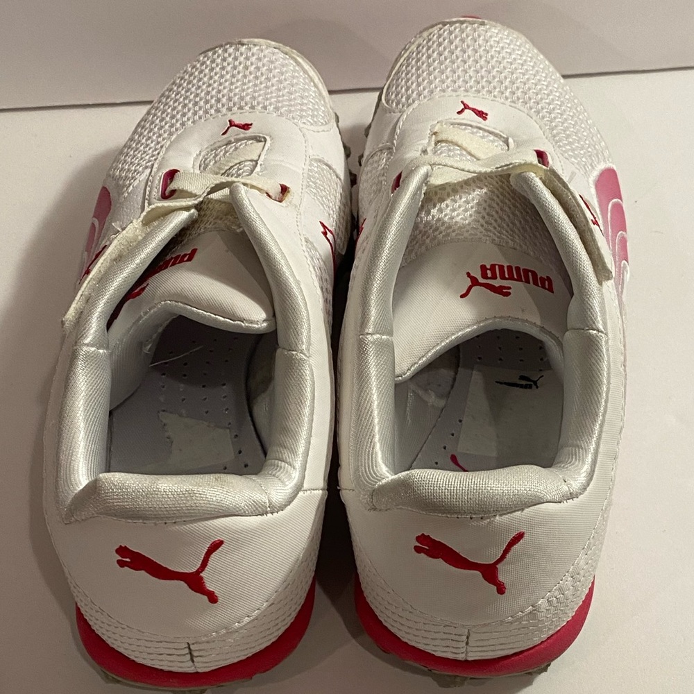 Puma White & Pink Sneakers 7.5 - Gem